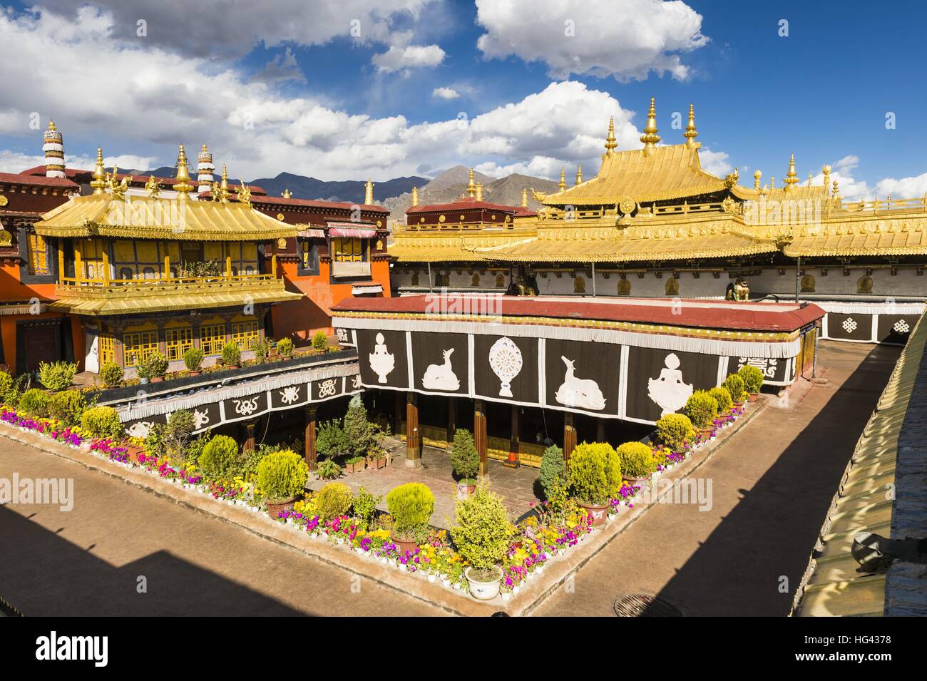 Lhasa, old City | usage worldwide Stock Photo - Alamy