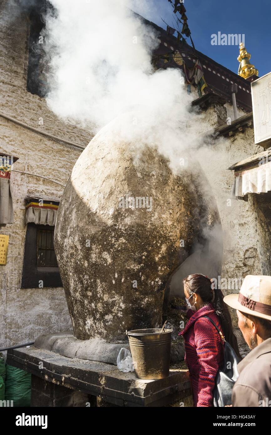 Lhasa, Ramoche Temple | usage worldwide Stock Photo - Alamy