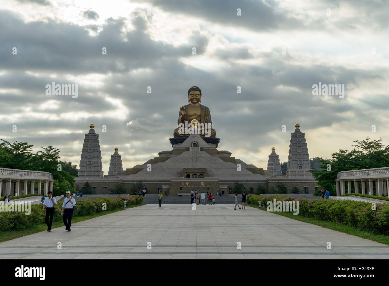 Taiwan: Taiwan's largest buddist monastery Fo-Guang-Shan, located in ...