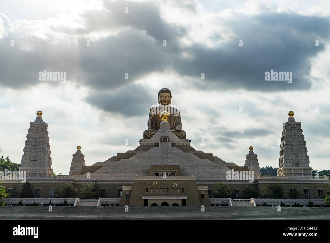 Taiwan: Taiwan's largest buddist monastery Fo-Guang-Shan, located in ...
