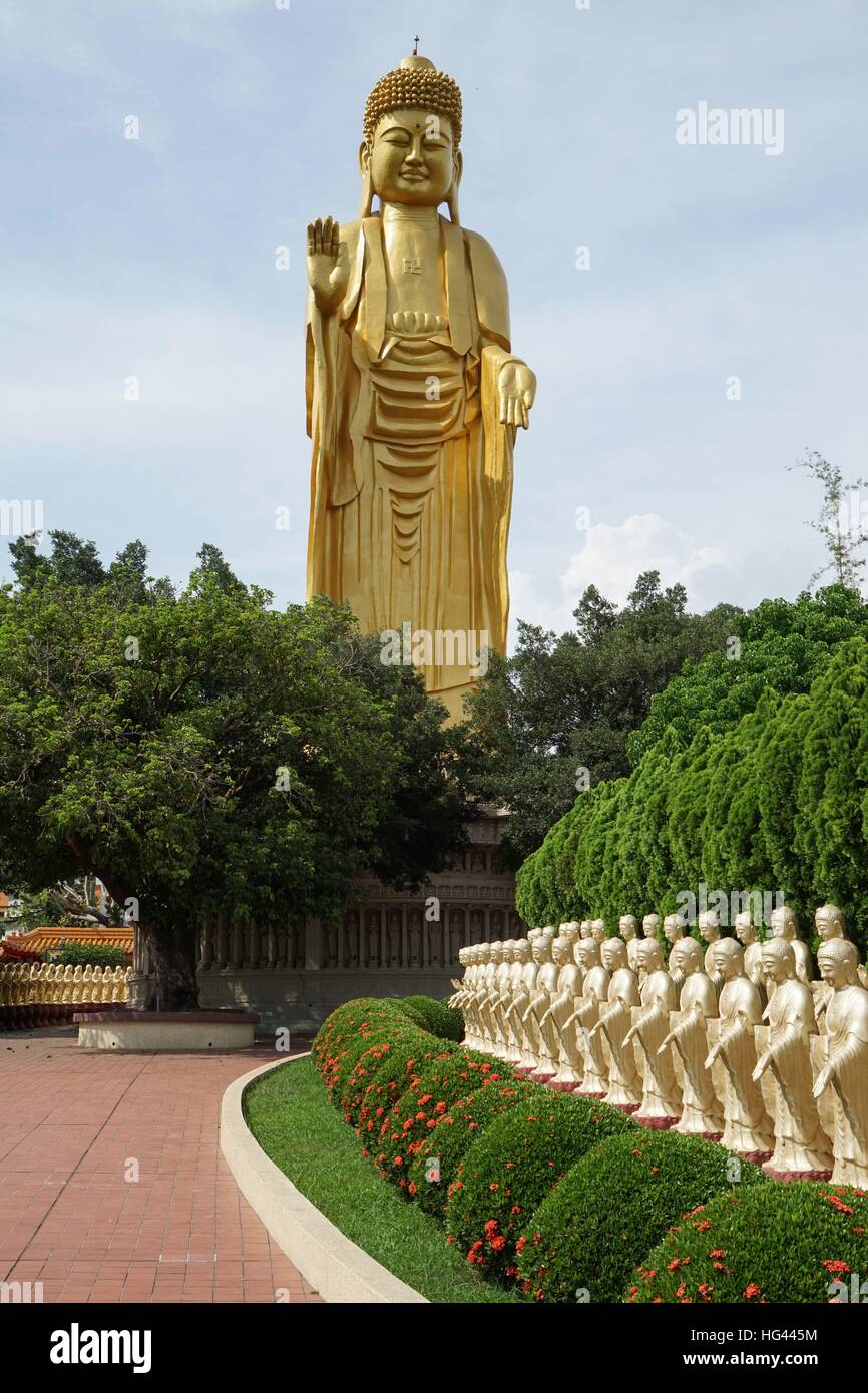 Taiwan: Amitabha Buddha at Taiwan's largest buddist monastery Fo-Guang ...