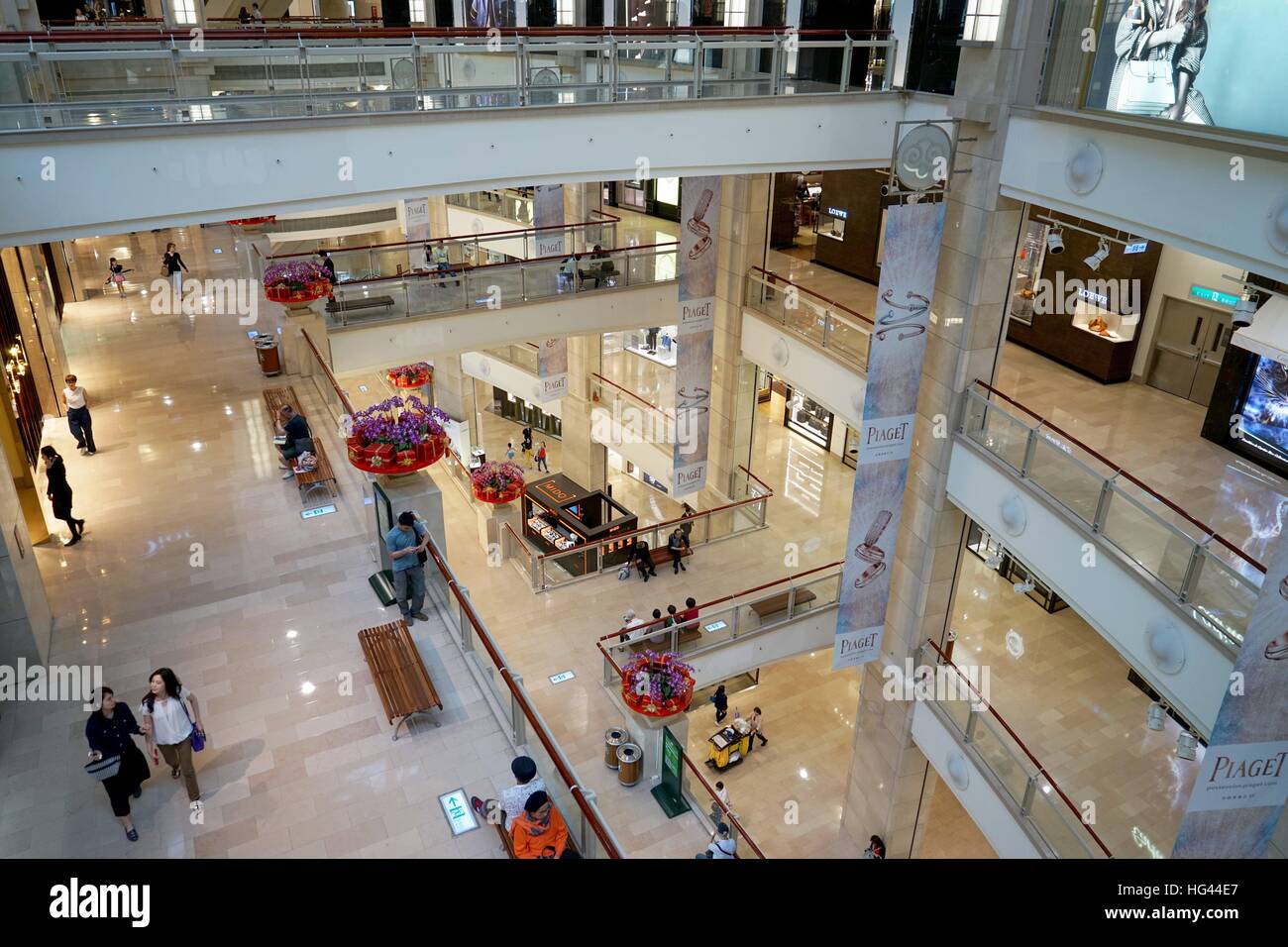 Taiwan: Taiwan's biggest shopping center 'Taipei 101 Mall' inside the ...