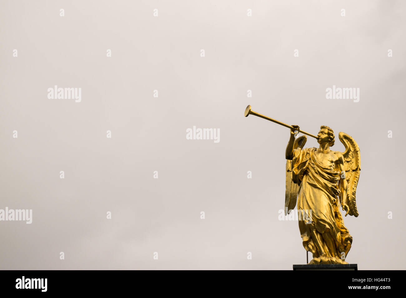 Trumpet angel hi-res stock photography and images - Alamy