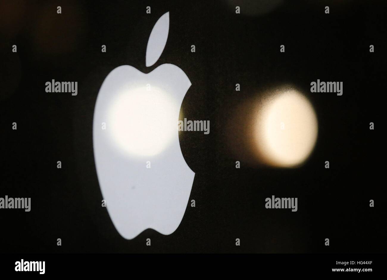 Logo usage hi-res stock photography and images - Alamy