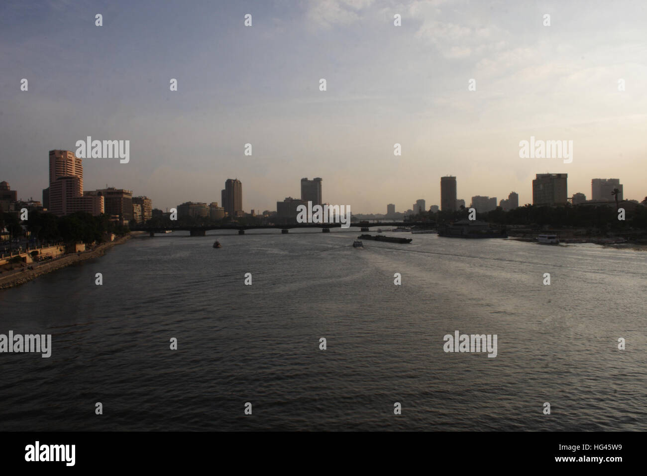 Nile bridges hi-res stock photography and images - Alamy