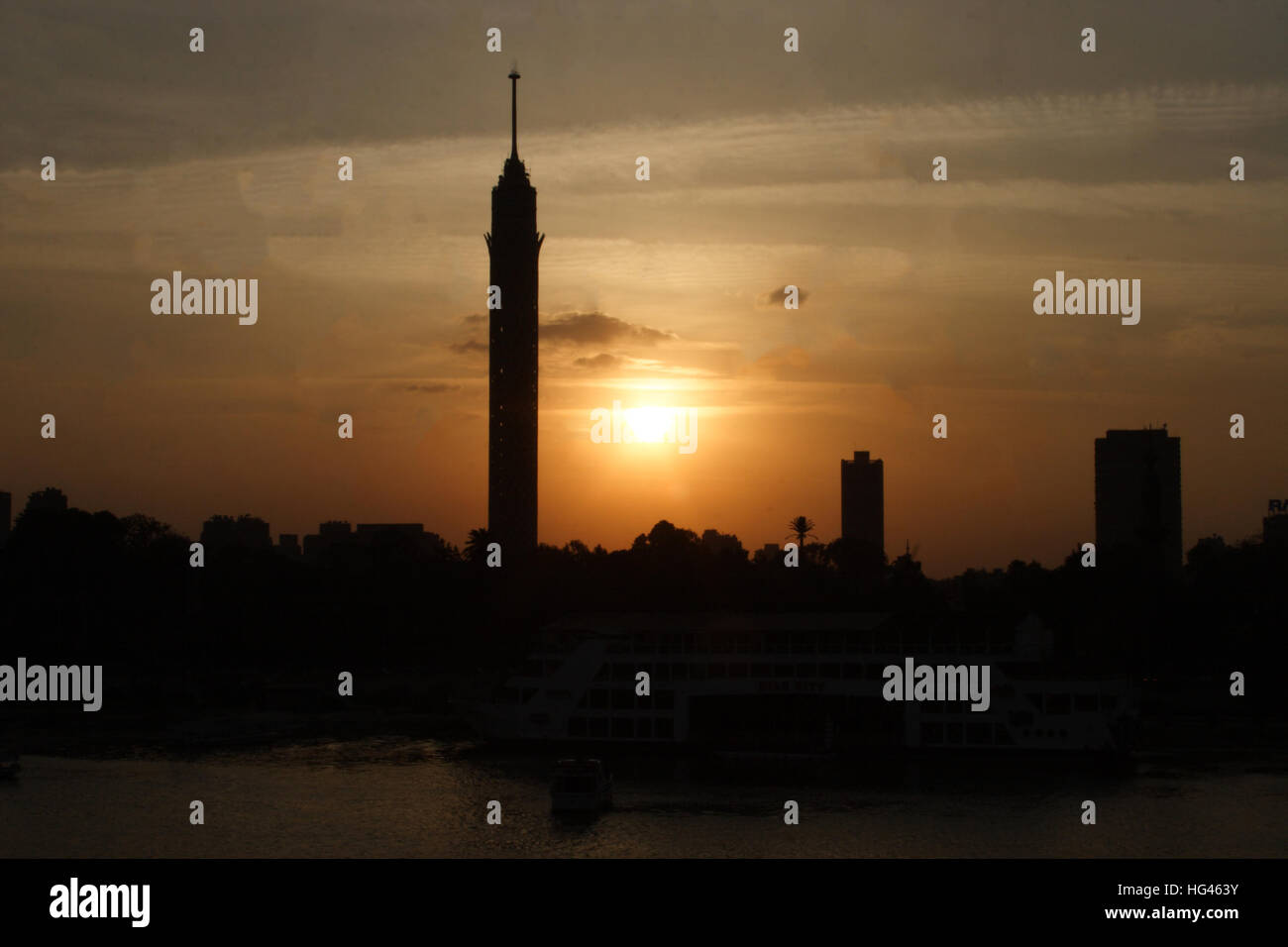Bank and sunset hi-res stock photography and images - Alamy