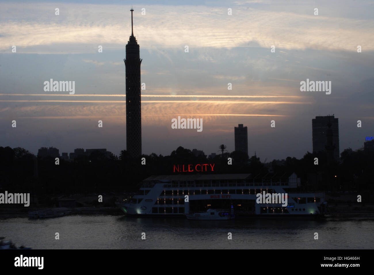 Nile cairo hi-res stock photography and images - Alamy