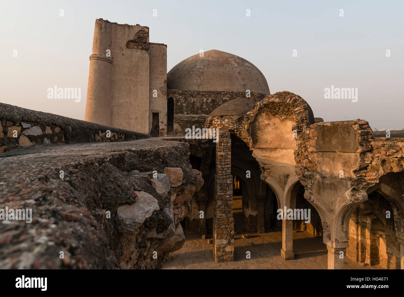 Begumpur Mosque in Jahanpanah Stock Photo - Alamy