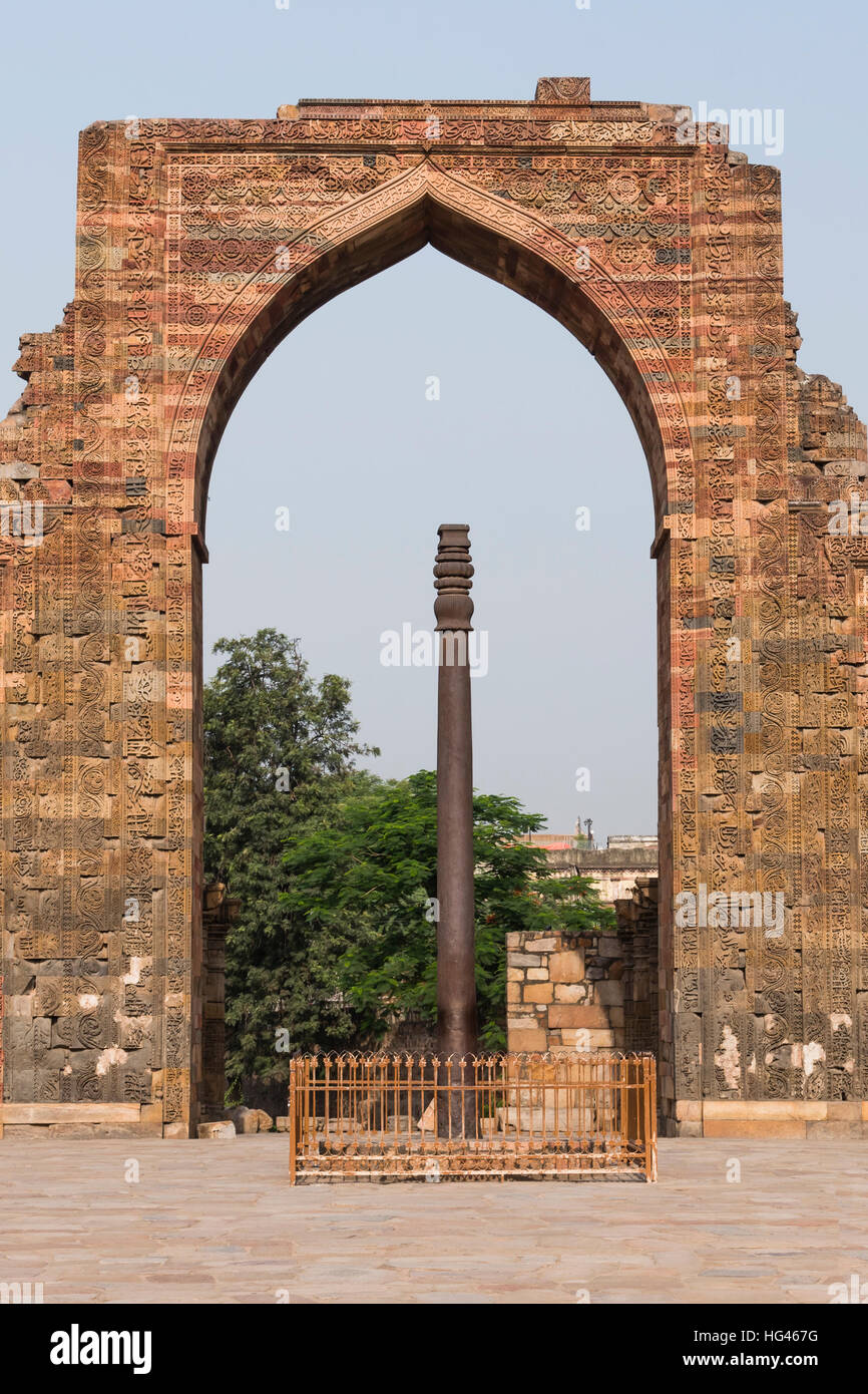 Qutub Complex Architecture