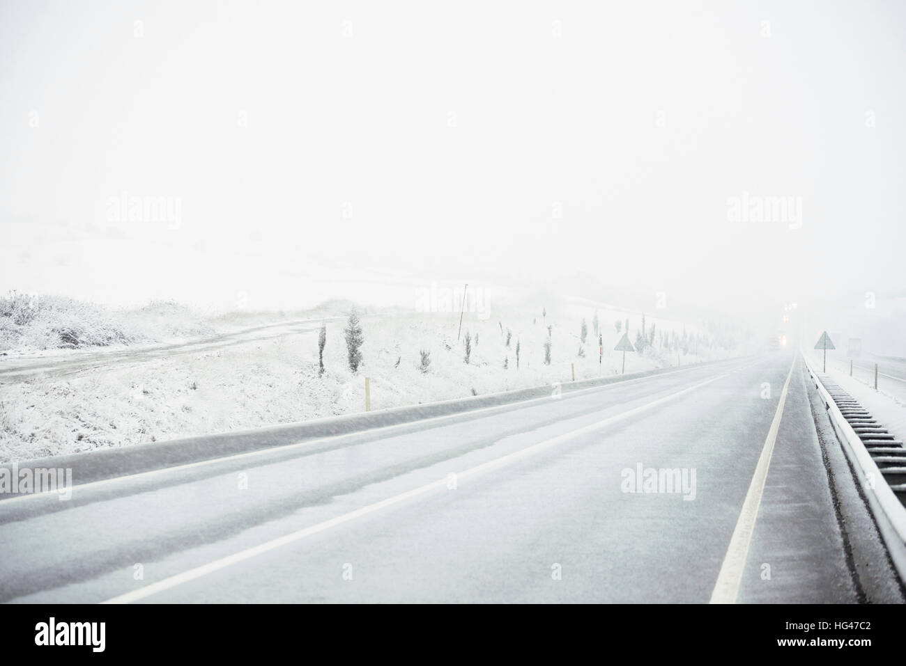 Blizzard snow storm asphalt hi-res stock photography and images - Alamy