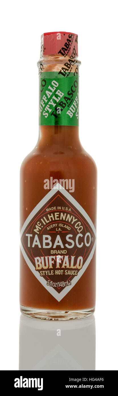 Tabasco sauce bottle hi-res stock photography and images - Alamy
