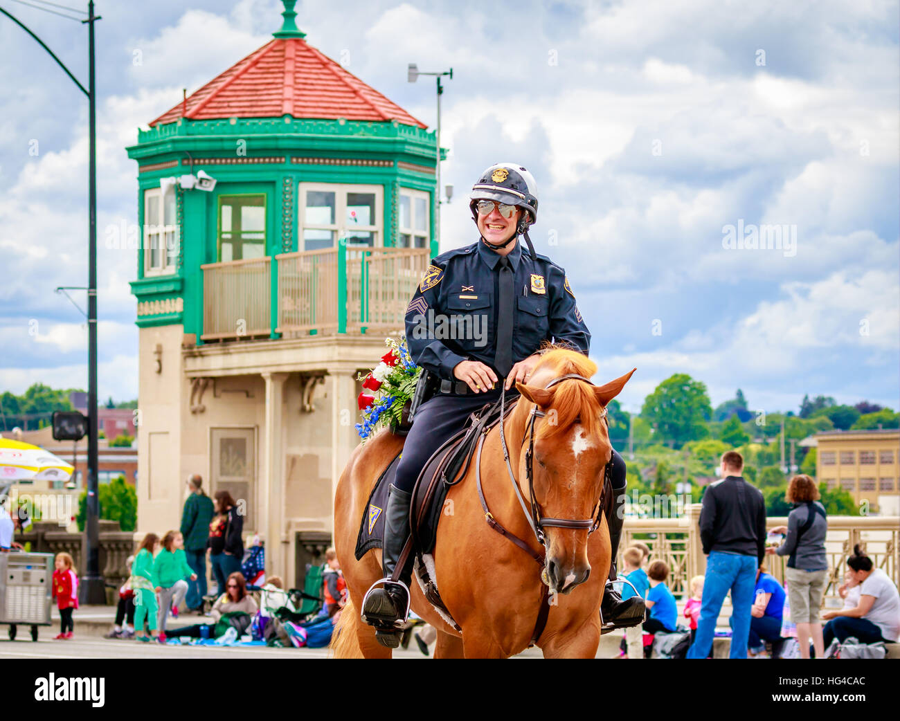 Portland police mounted patrol hi-res stock photography and images - Alamy