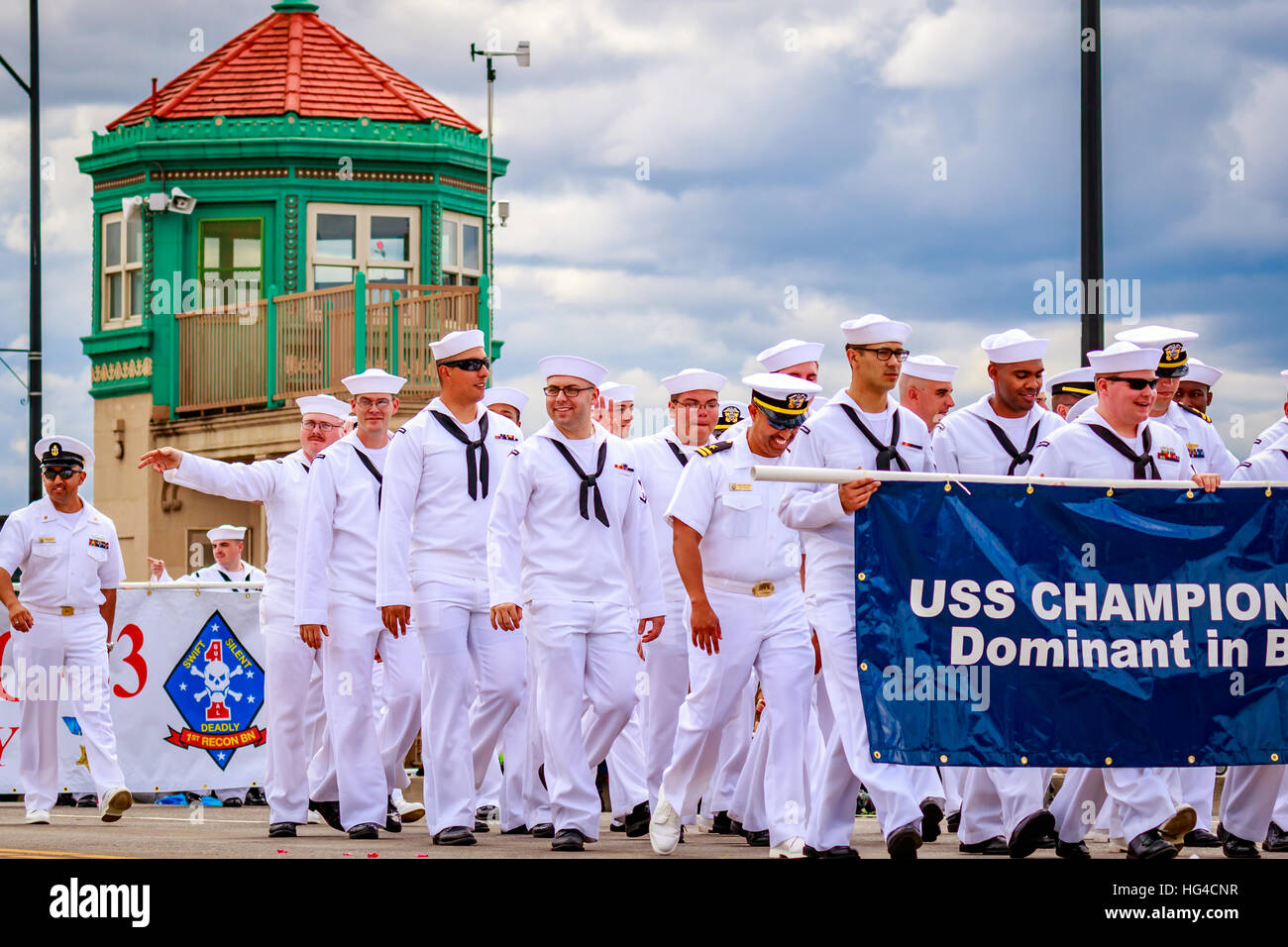 Us navy parade hi-res stock photography and images - Alamy