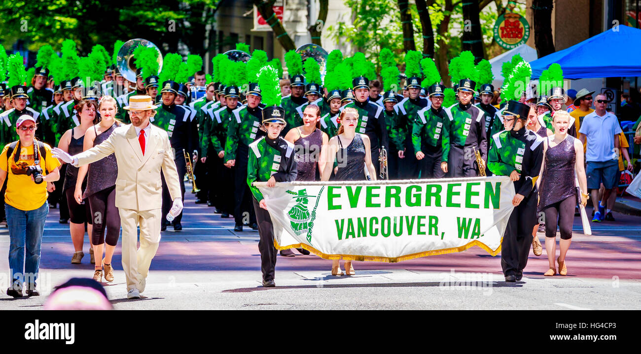 High school marching band rose parade hi-res stock photography and ...