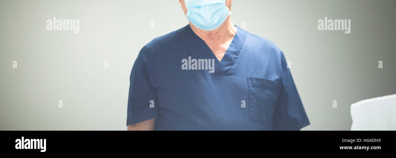 Surgeon in operating theater emergency room surgery in hospital clinic ...