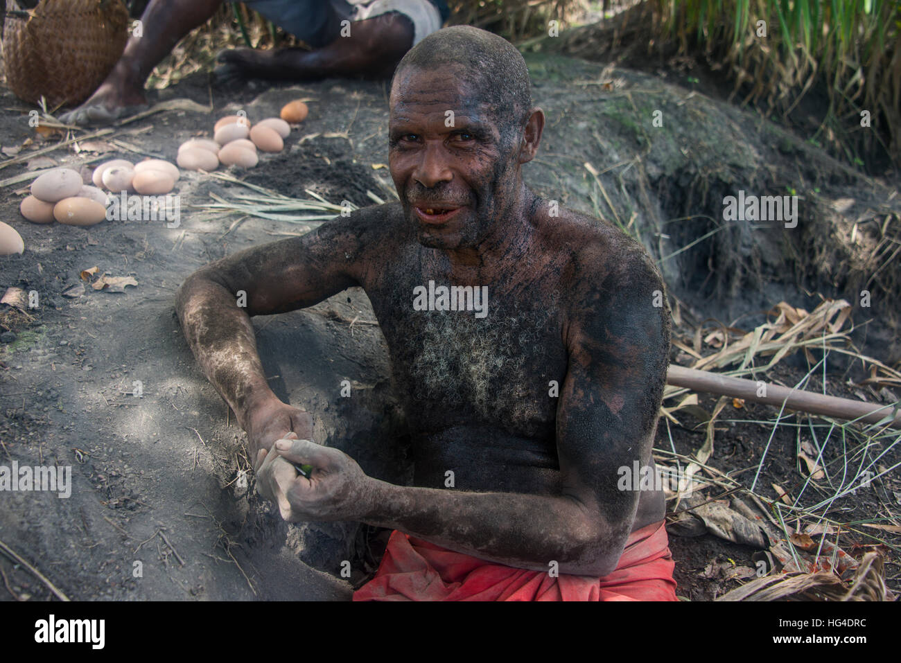 Tribal people hunting hi-res stock photography and images - Alamy