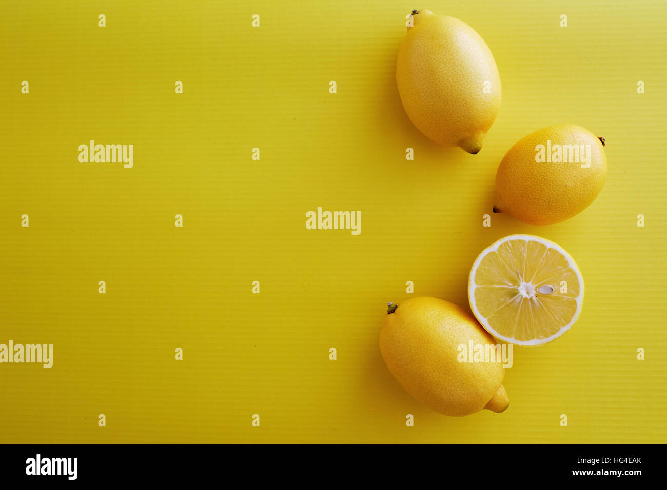 Lemon color background hi-res stock photography and images - Alamy