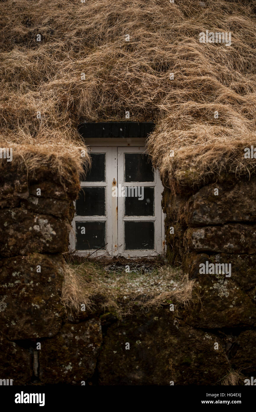 Turfed Roof House High Resolution Stock Photography and Images - Alamy