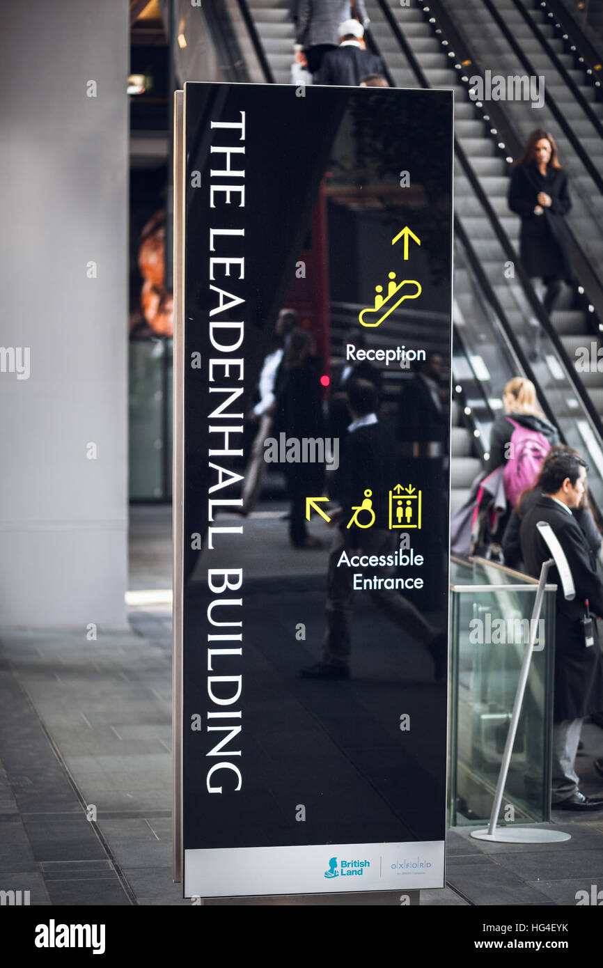 Leadenhall building london entrance hi-res stock photography and images ...
