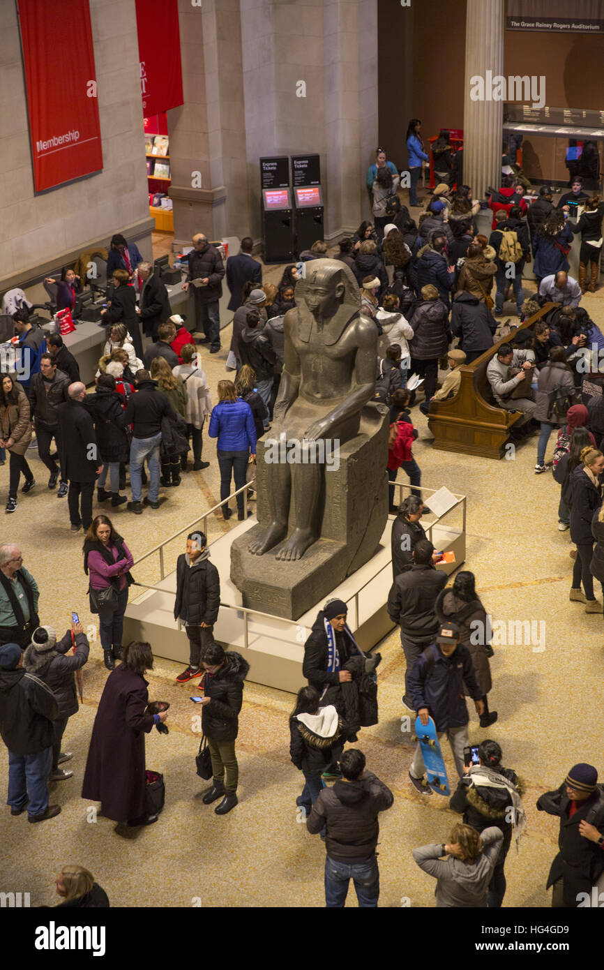 Crowded Grand Entry Hall at the Metropolitan Museum of Art in New York ...