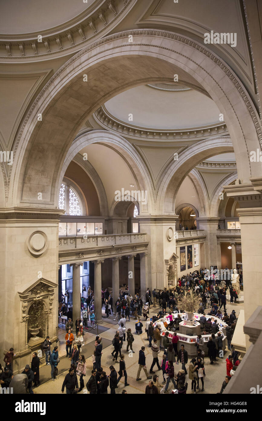 Metropolitan museum christmas nyc hi-res stock photography and images ...