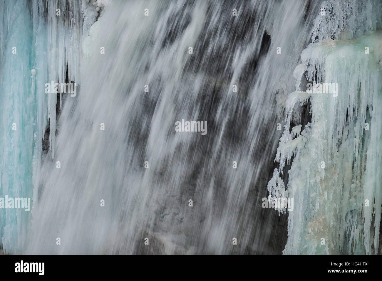 Water flowing past ice hi-res stock photography and images - Alamy