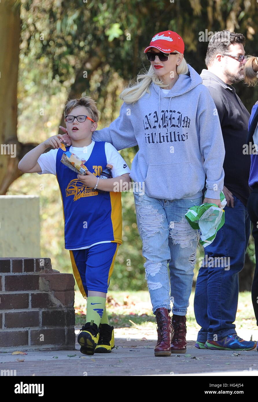 Gwen Stefani enjoys the day with her boys as she attends her son zumas ...