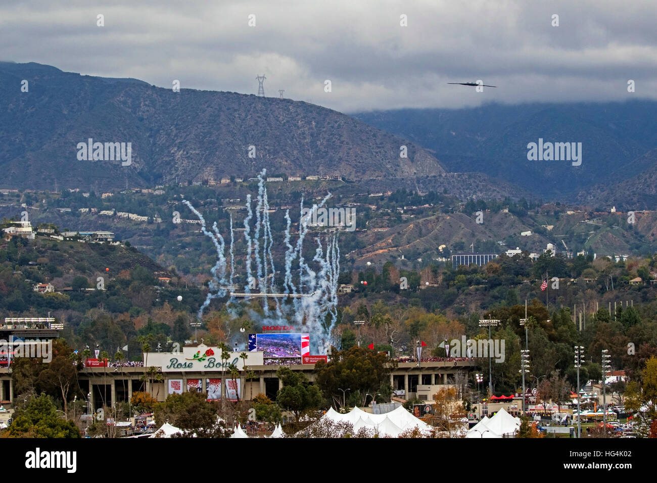 B2 stealth bomber hi-res stock photography and images - Alamy