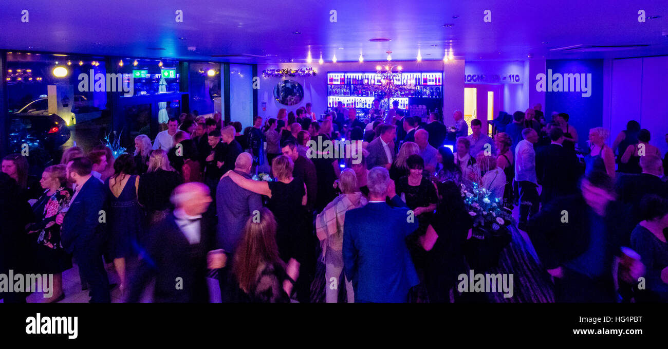 Office dance party hi-res stock photography and images - Alamy