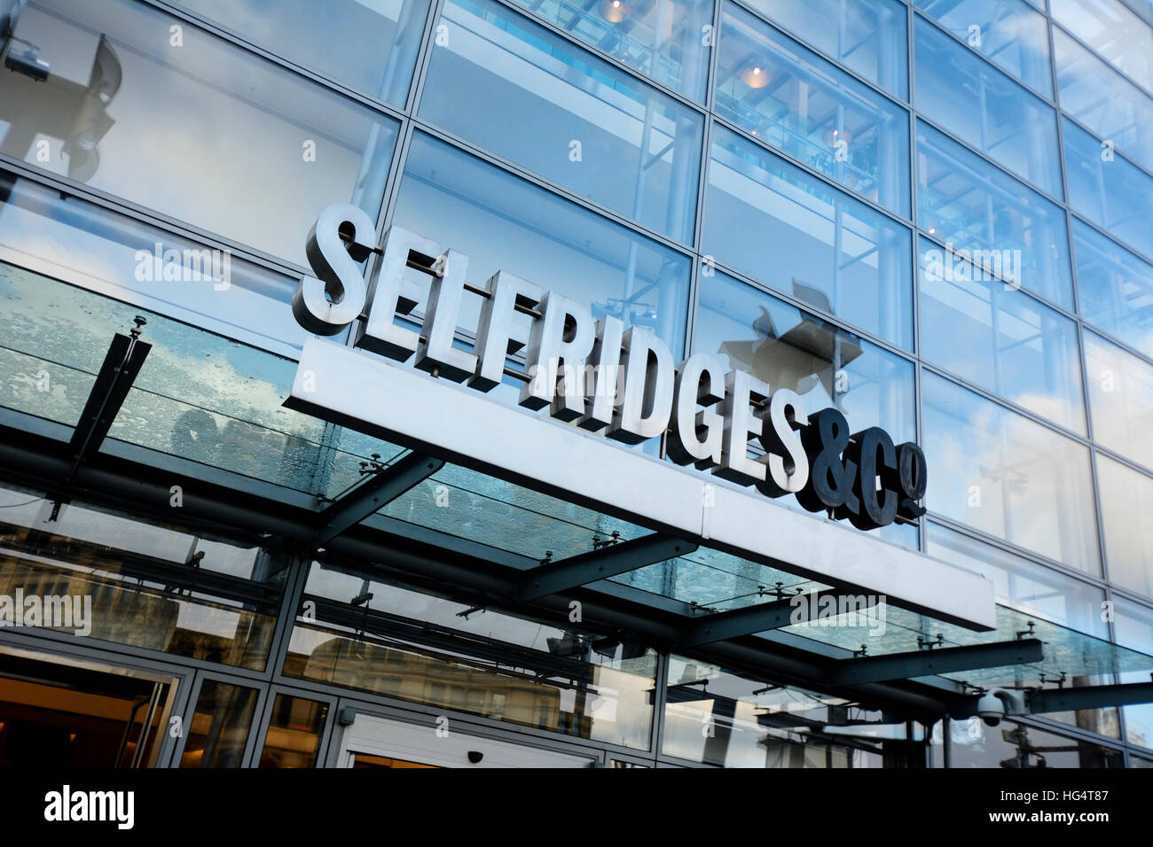Selfridges logo hi-res stock photography and images - Alamy