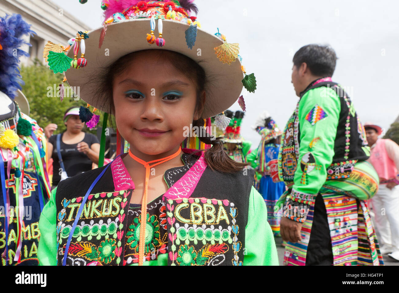 Bolivian costumes hi-res stock photography and images - Alamy