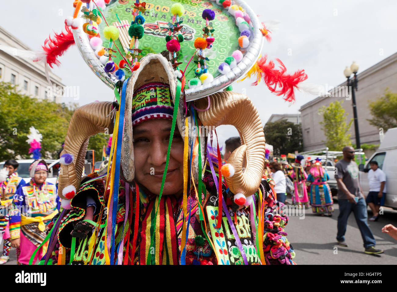 Traditional bolivian man hi-res stock photography and images - Alamy