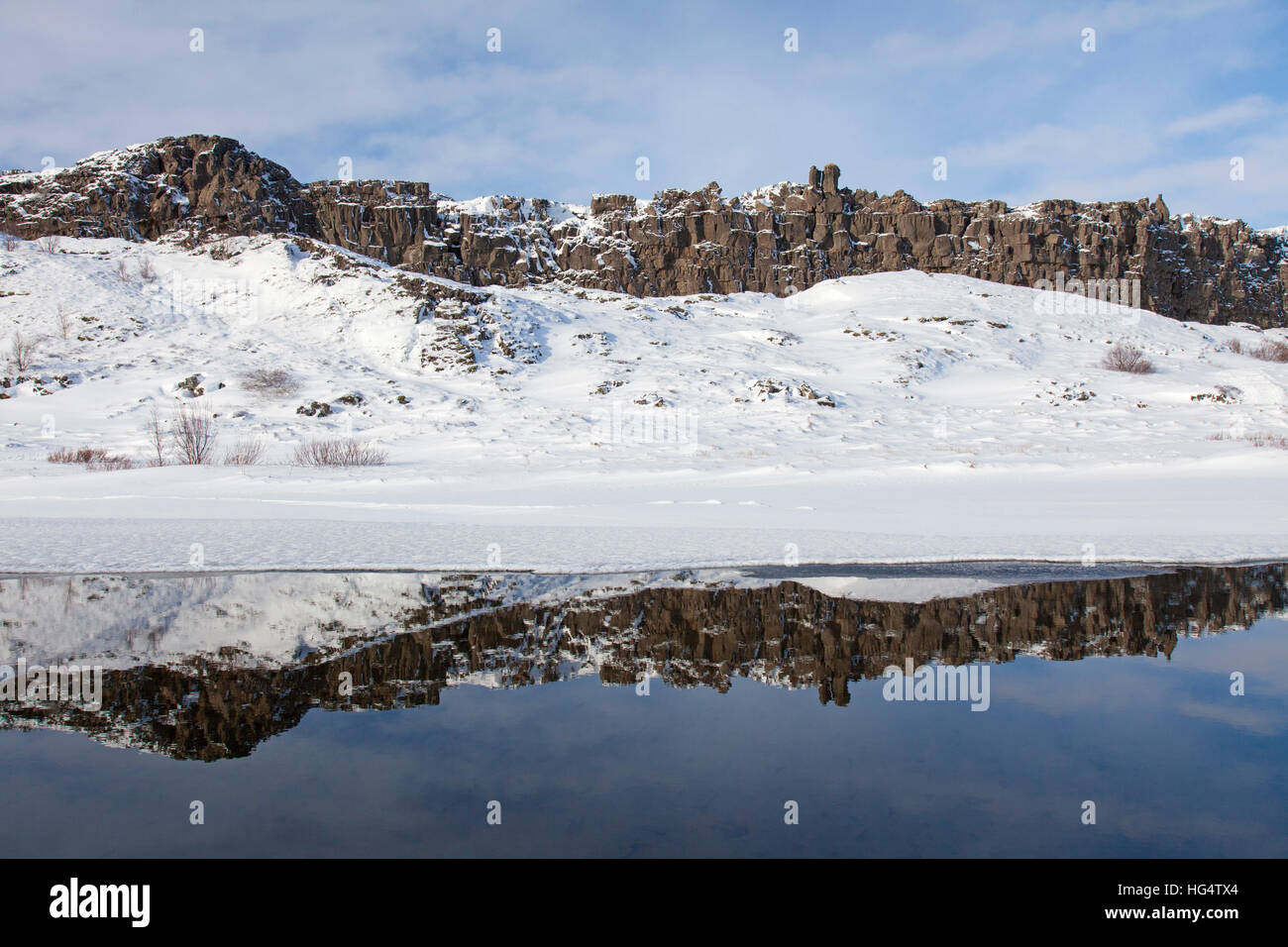 Almannagja gorge in the snow in winter, Þingvellir / Thingvellir ...