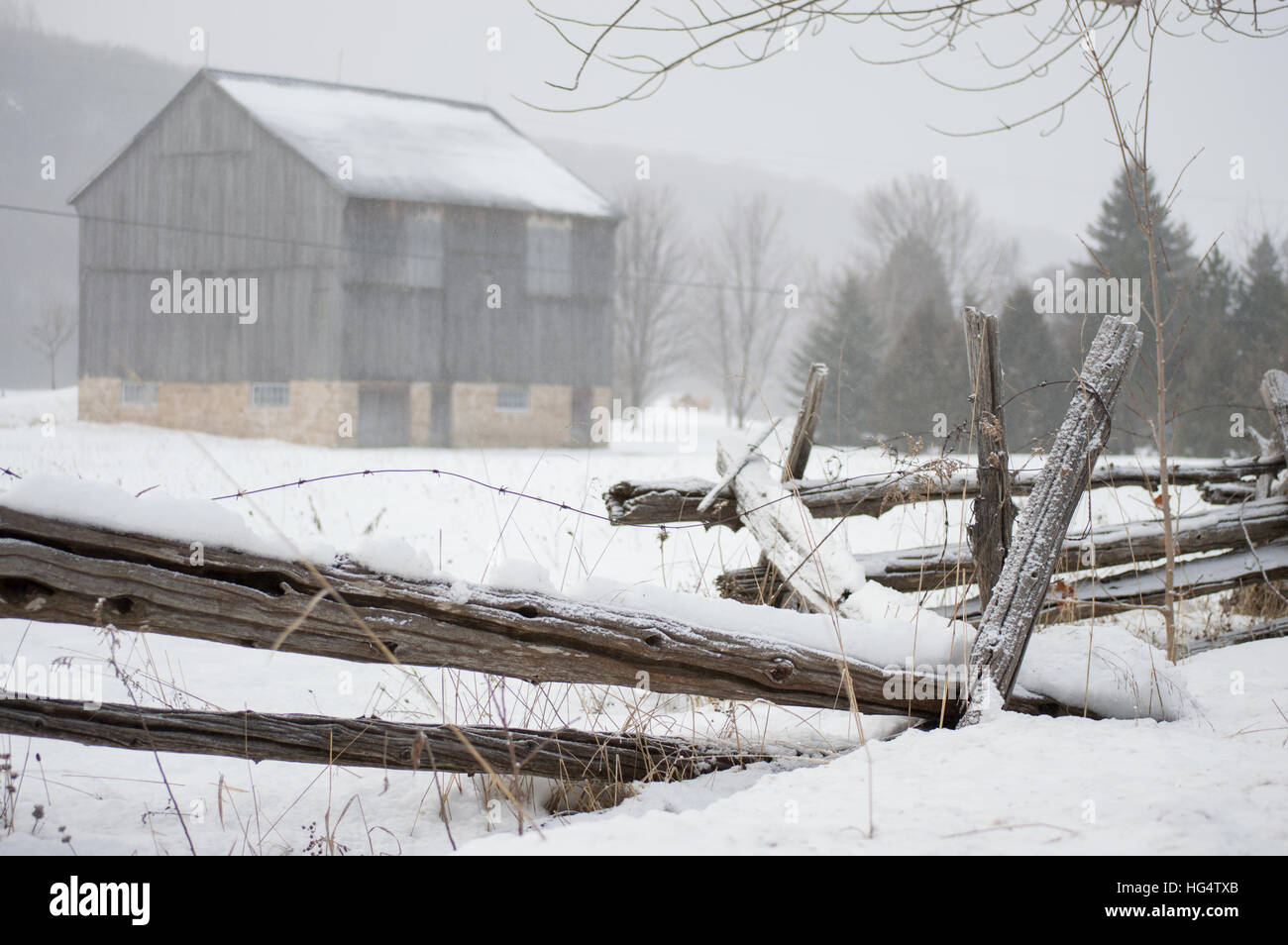 Farm split rail fence hi-res stock photography and images - Alamy