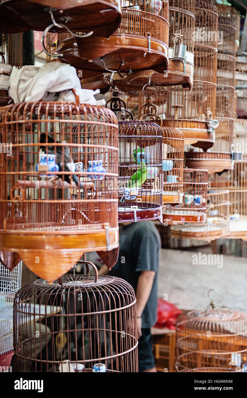 Bird cages at Yuen Po Bird Garden Stock Photo - Alamy