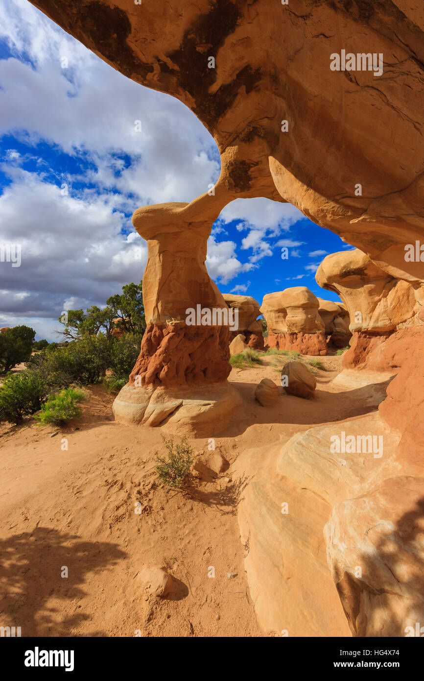 Metate Arch at Devils Garden near Escalante, Utah, United States Stock ...