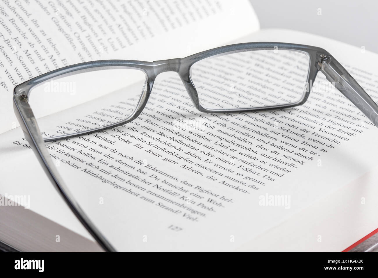 Reading aid hi-res stock photography and images - Alamy