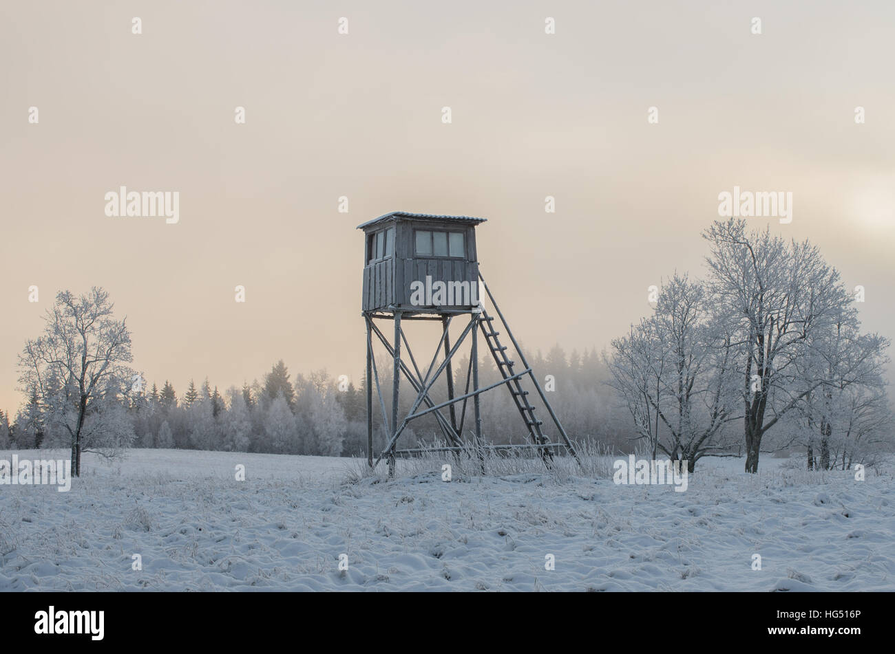 Hunter cabin hi-res stock photography and images - Alamy