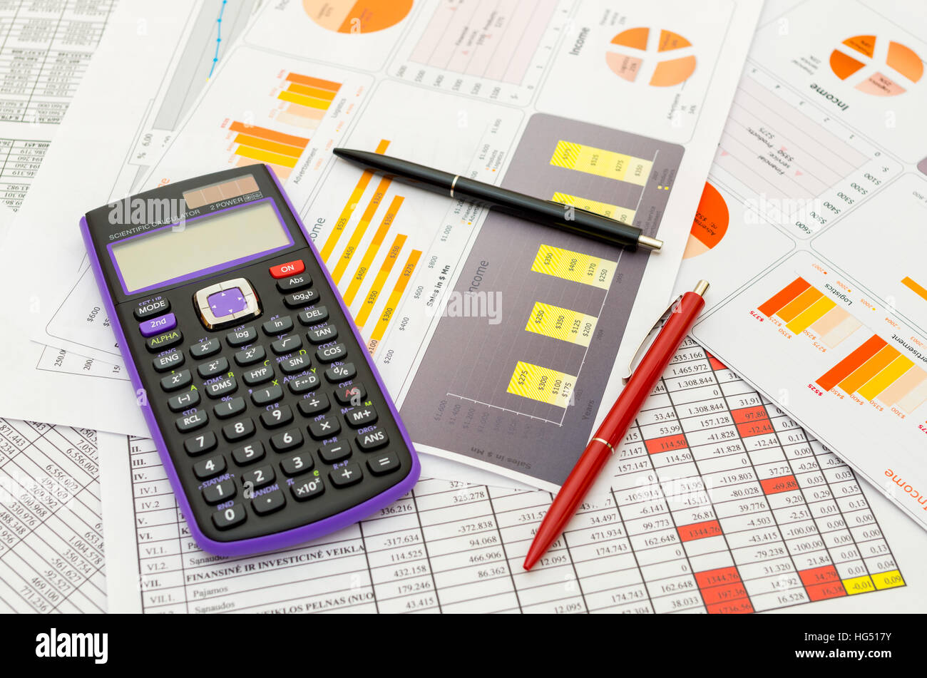 Calculating analyze hi-res stock photography and images - Alamy