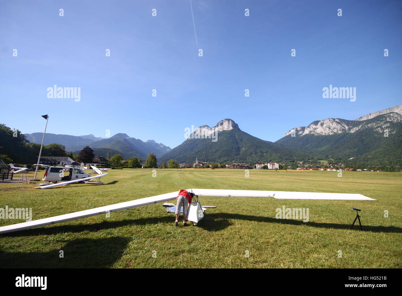 Wing rigging hi-res stock photography and images - Alamy