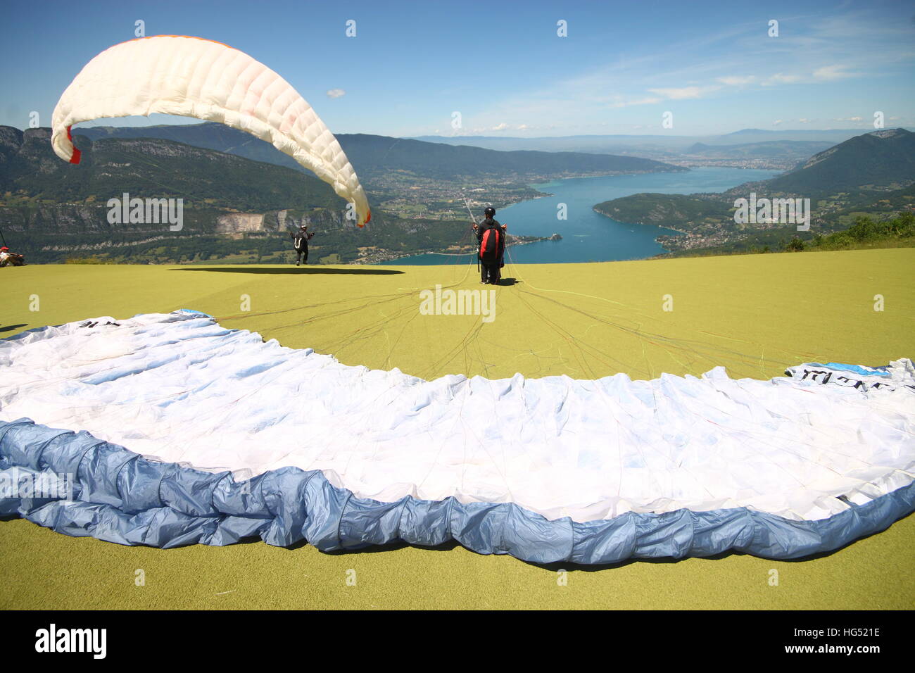 Launching paragliding hi-res stock photography and images - Alamy