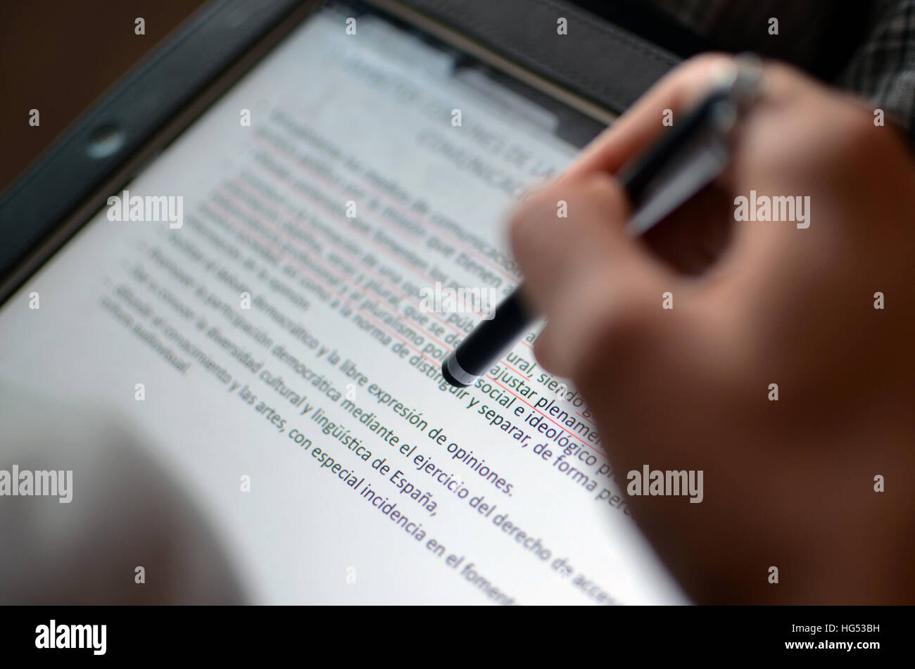 College technology student ipad hi-res stock photography and images - Alamy