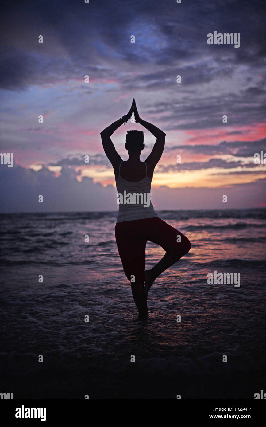 Tree pose silhouette hi-res stock photography and images - Alamy
