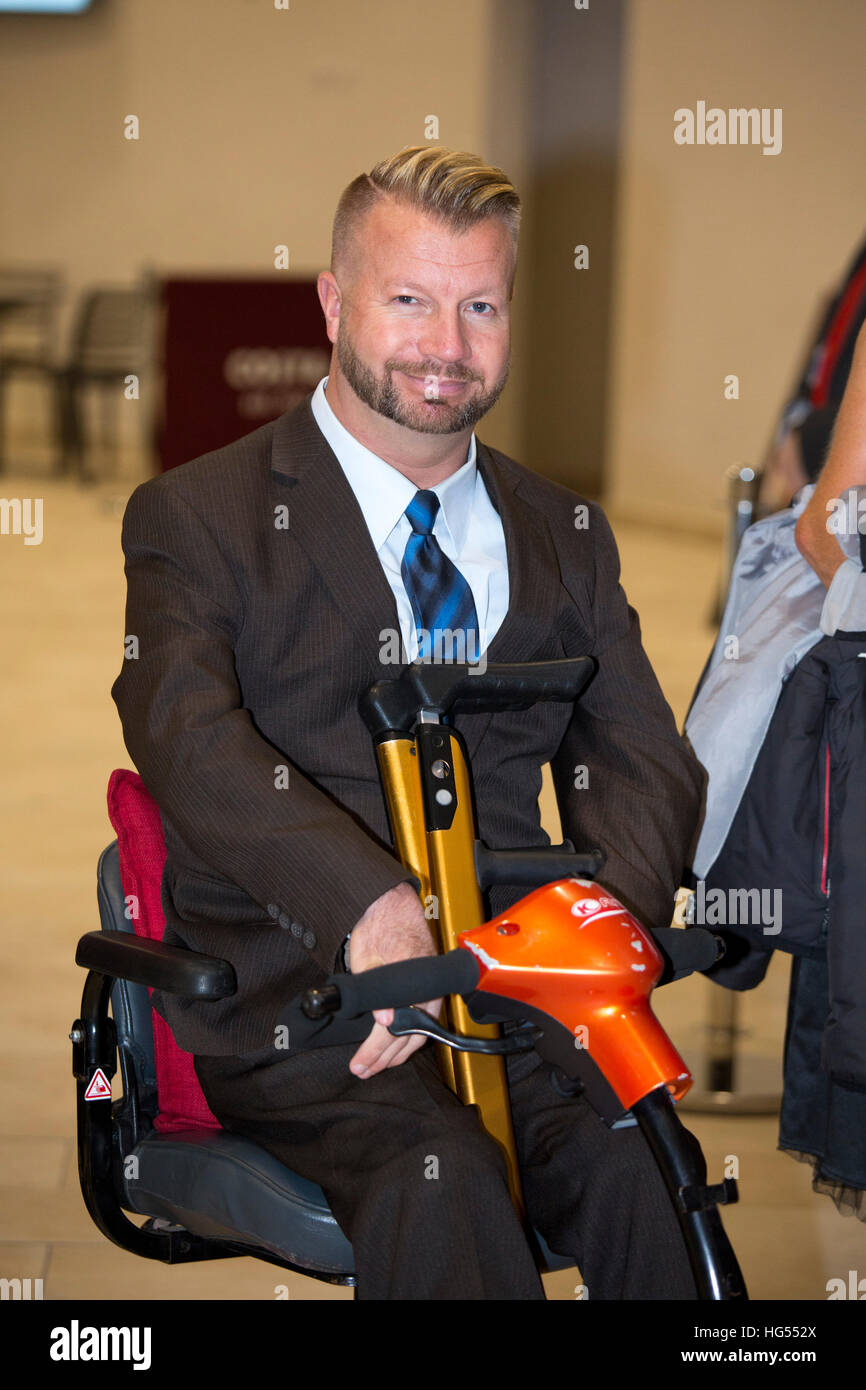 Lee pearson paralympic showjumper hi-res stock photography and images ...