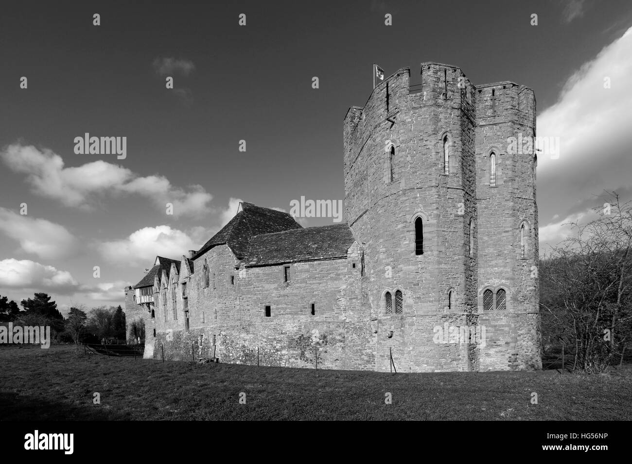 Stokesay Castle, medieval fortified manor house, Craven Arms ...