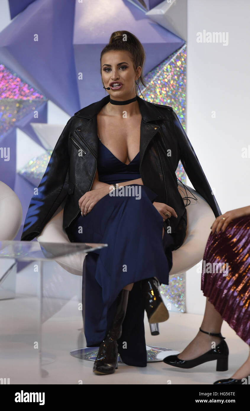 Ferne McCann looking rather vampish as she chats life and fashion at ...