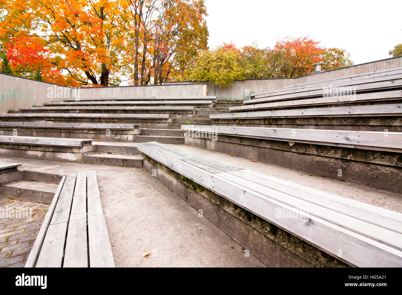 Amphitheater wood performance stage hi-res stock photography and images ...