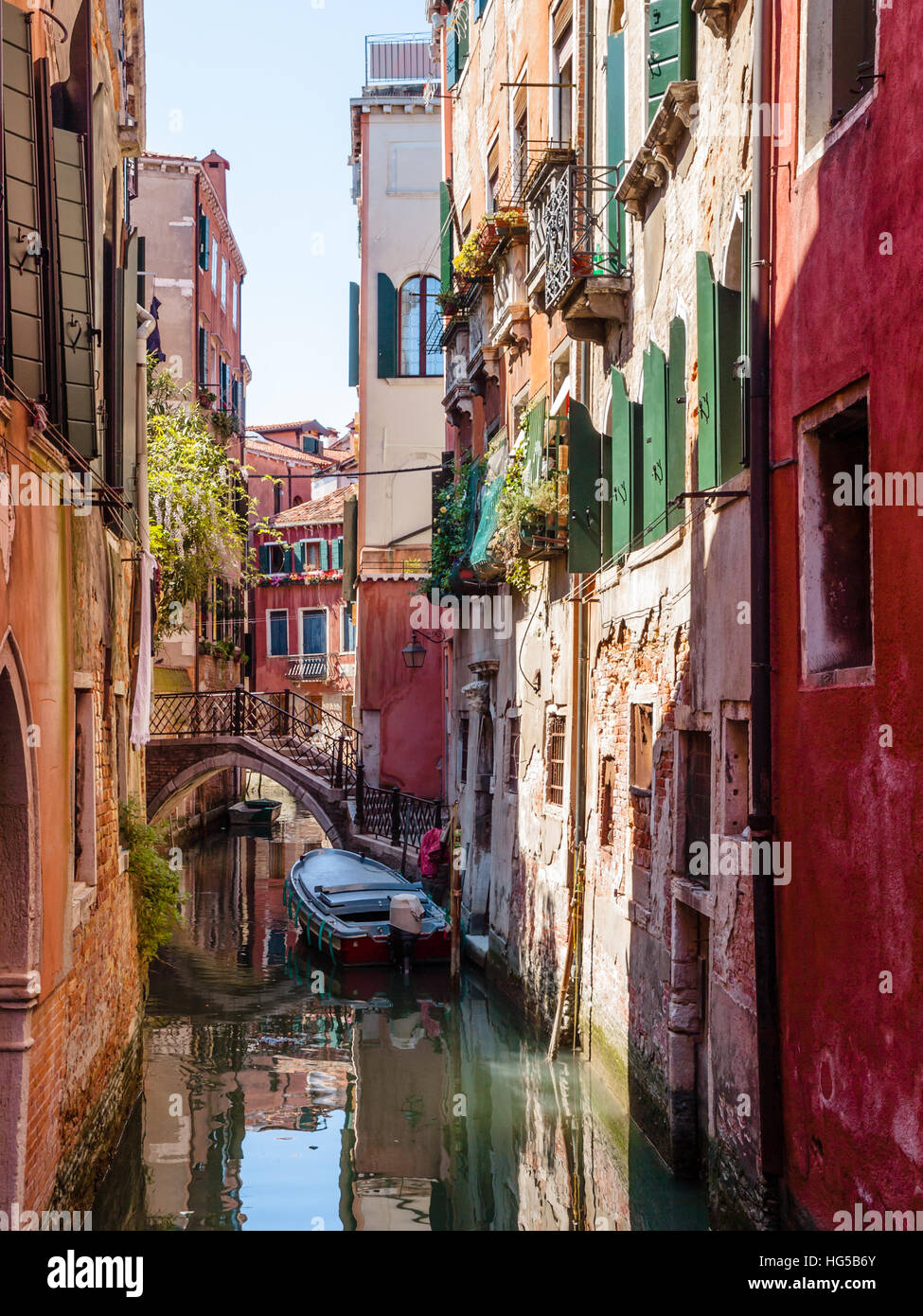 Typical canal hi-res stock photography and images - Alamy