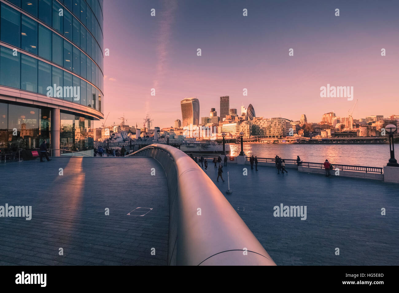 Modern archirecture buildings seen along the Thames Riverside Path ...