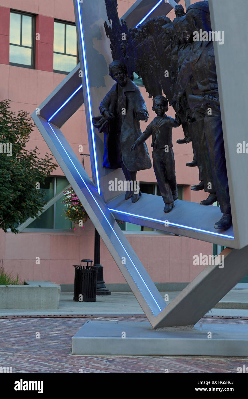Wait for me Daddy sculpture, New Westminster, Vancouver Region, British ...